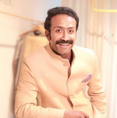 Shine Tom Chacko | Movie Actor | famousmallus.com